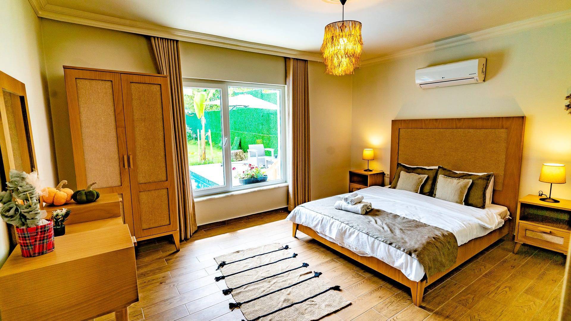 Sapanca Yanık'ta Geniş Bahçeli, Isıtmalı Özel Havuzlu, Lüks Villa 23312 ...